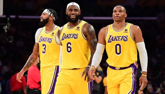 Los Lakers confían en el Big Three para volver a la gloria