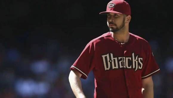 ¡A República Dominicana! Oliver Pérez lanzará en LIDOM